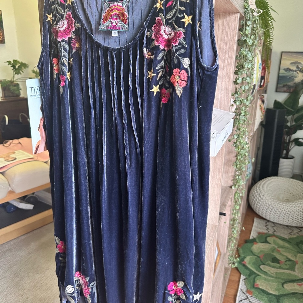 Johnny Was Floral Embroidered Blue Velvet Emilia Slee… - Gem